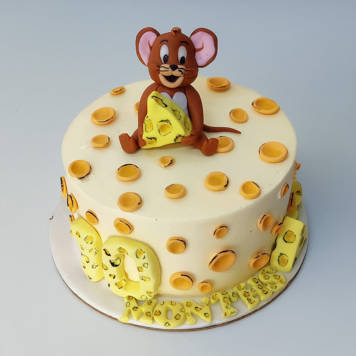 Jerry Loves Cheese Cake – Fun & Nostalgic Cartoon Cake – Crave by Leena